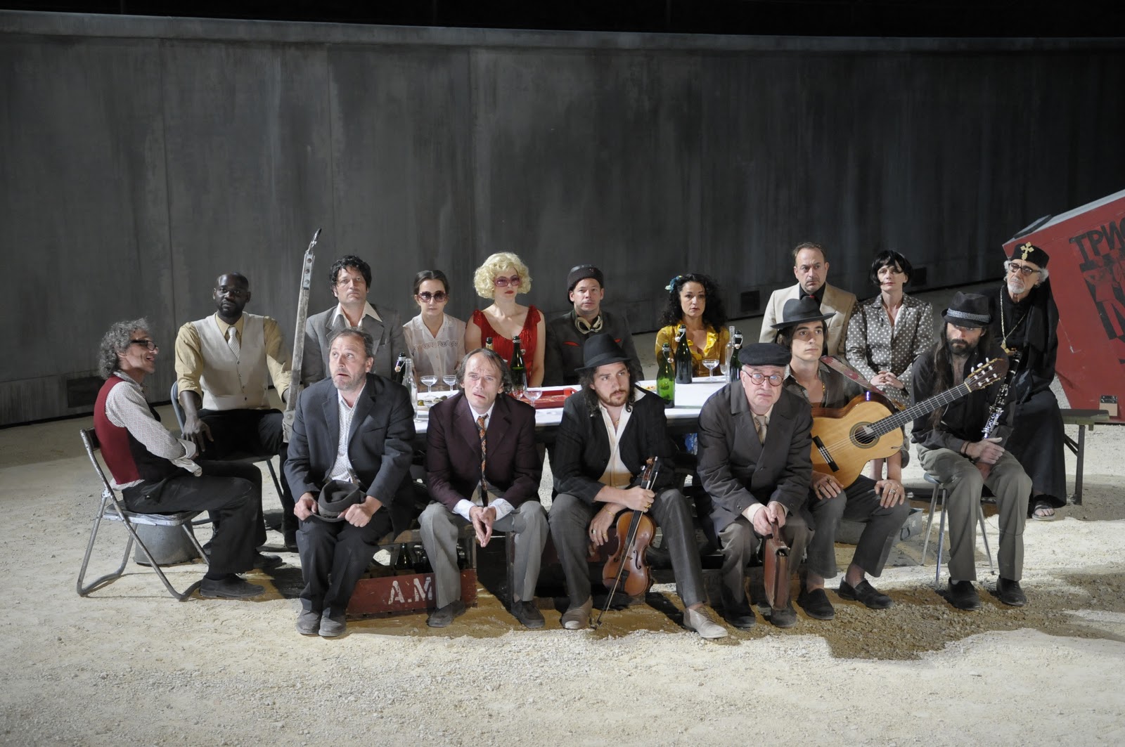 Nos comédiens sont en tournée... - Compagnie C'est dans la boîte